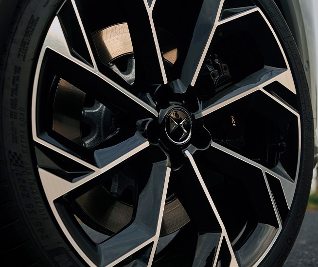 DS 7 PLUG-IN HYBRID AWD 360 PERFORMANCE | Premium Hybrid SUV | DS ...